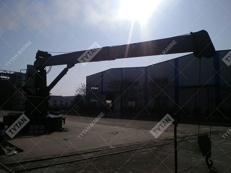 Telescopic Crane, China Telescopic Crane Manufacturer | Tytan Marine