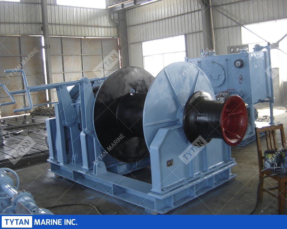 Combined Windlass and Mooring Winch | Tytan Marine